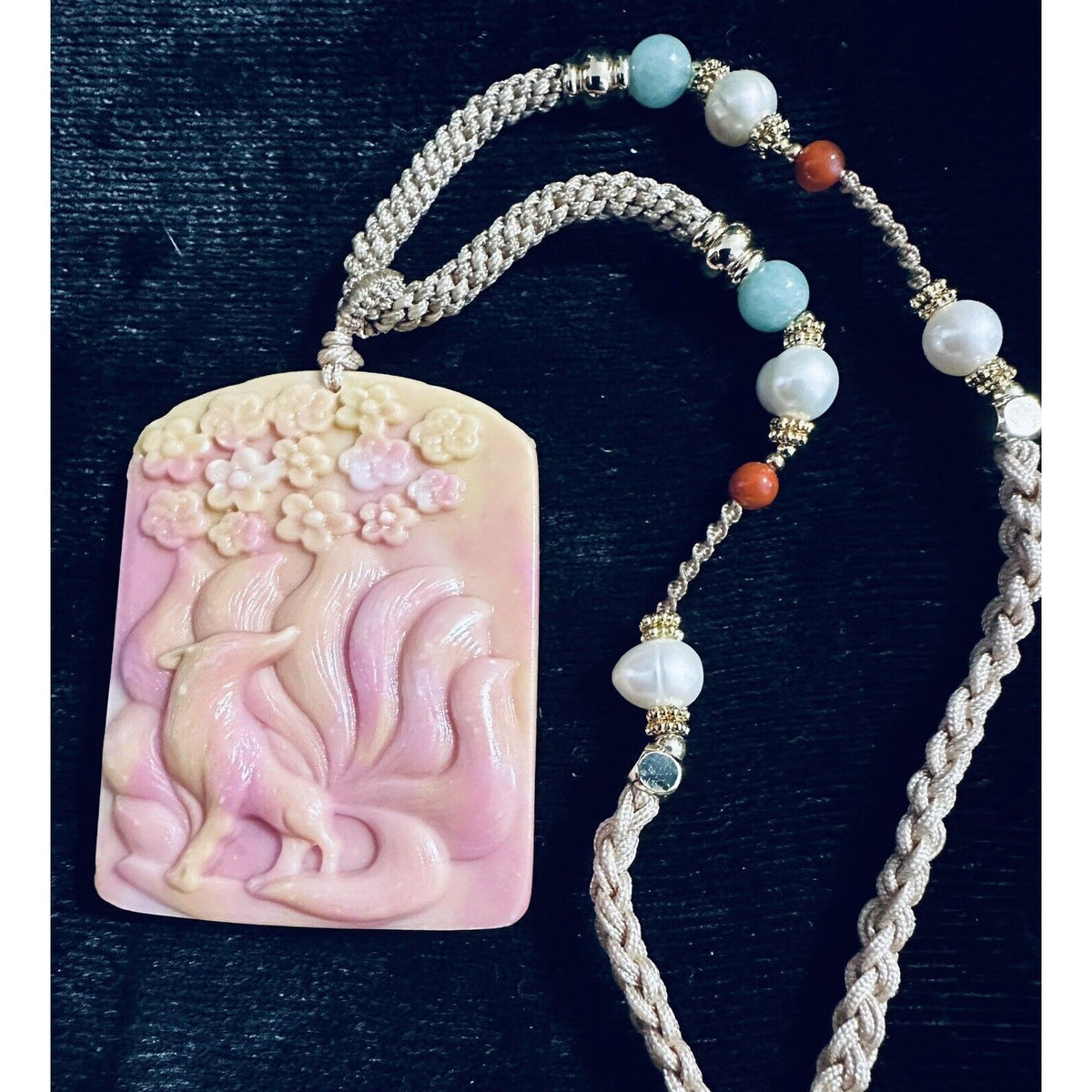 Yan Yuan Agate 9 Tailed Fox Adjustable Necklace – Beads of Paradise