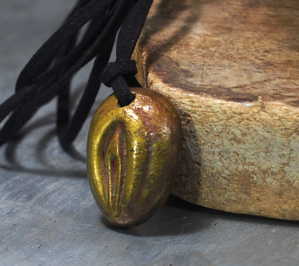 Brass Yoni Pendant – Beads of Paradise